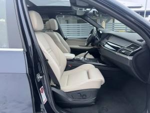 Blue BMW X5 2011 in Jelgava, with an engine capacity of 3.00 L and mileage of 261 thousand km for 11950 €, photo 13 on AUTOMOTO.COM.LV