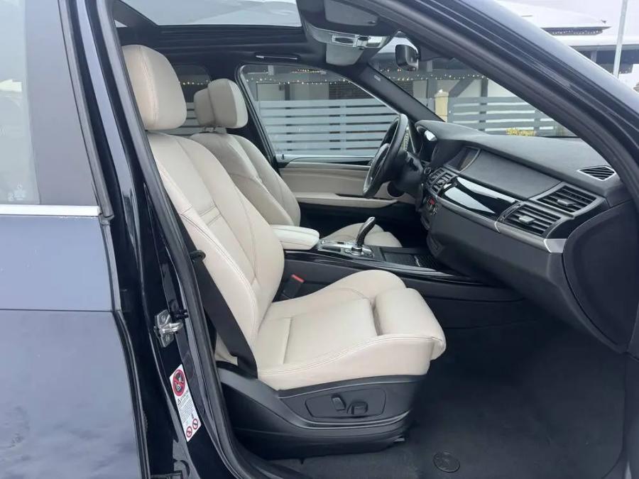 Blue BMW X5 2011 in Jelgava, with an engine capacity of 3.00 L and mileage of 261 thousand km for 11950 €, photo 13 on AUTOMOTO.COM.LV