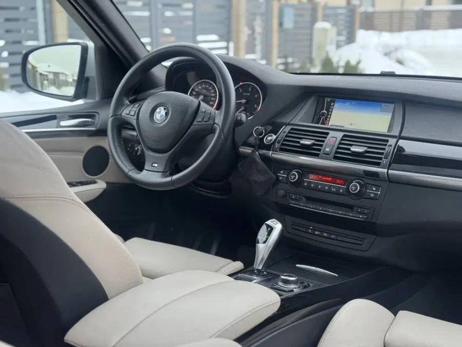Blue BMW X5 2011 in Jelgava, with an engine capacity of 3.00 L and mileage of 261 thousand km for 11950 €, photo 15 on AUTOMOTO.COM.LV