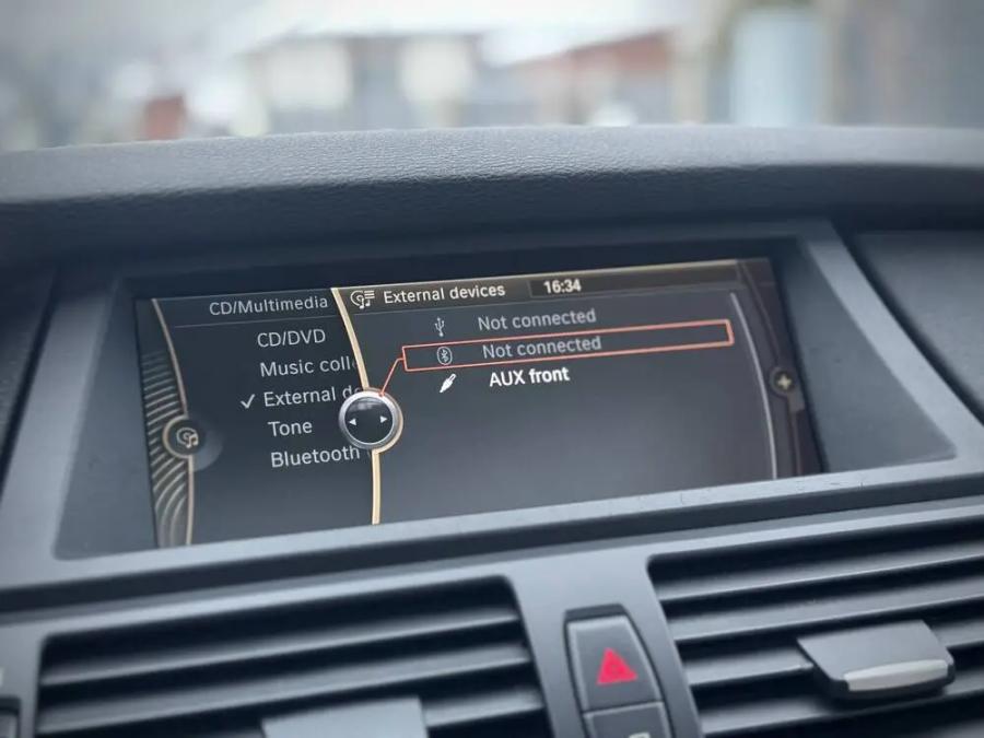 Blue BMW X5 2011 in Jelgava, with an engine capacity of 3.00 L and mileage of 261 thousand km for 11950 €, photo 19 on AUTOMOTO.COM.LV
