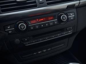 Blue BMW X5 2011 in Jelgava, with an engine capacity of 3.00 L and mileage of 261 thousand km for 11950 €, photo 23 on AUTOMOTO.COM.LV