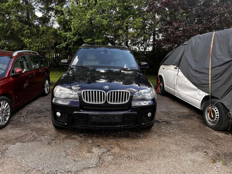Blue BMW X5 2011 in Siauliai, with an engine capacity of 4.40 L and mileage of 181 thousand km for 7500 €, photo 3 on AUTOMOTO.COM.LV