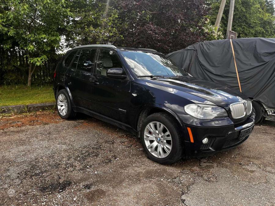 Blue BMW X5 2011 in Siauliai, with an engine capacity of 4.40 L and mileage of 181 thousand km for 7500 €, photo 4 on AUTOMOTO.COM.LV