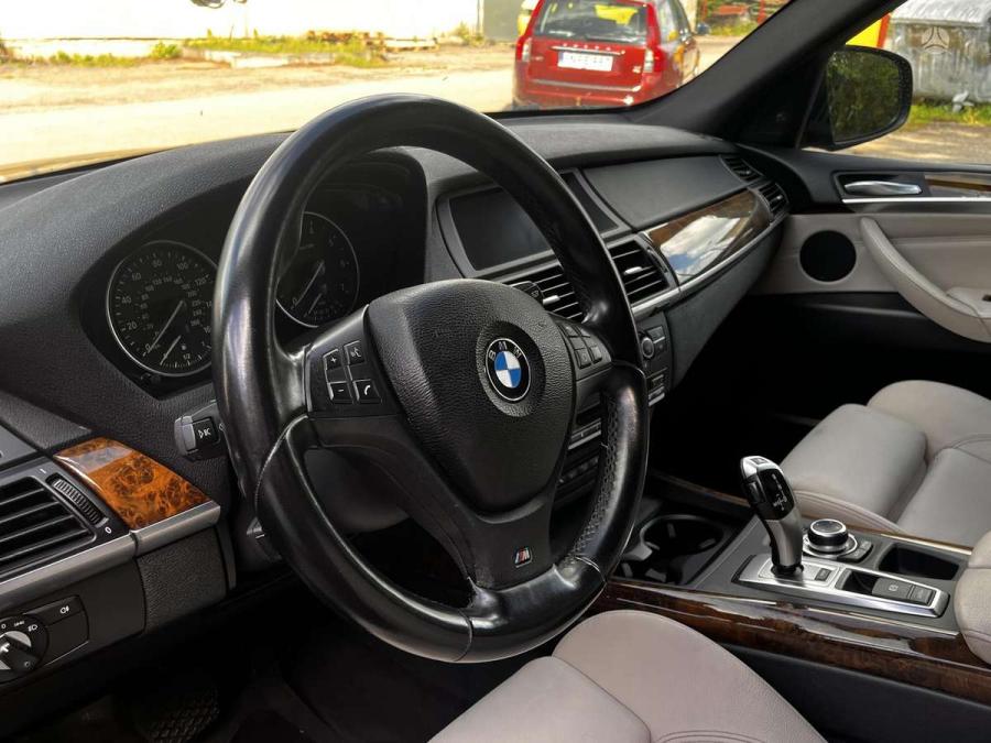 Blue BMW X5 2011 in Siauliai, with an engine capacity of 4.40 L and mileage of 181 thousand km for 7500 €, photo 9 on AUTOMOTO.COM.LV