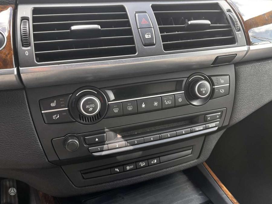 Blue BMW X5 2011 in Siauliai, with an engine capacity of 4.40 L and mileage of 181 thousand km for 7500 €, photo 13 on AUTOMOTO.COM.LV