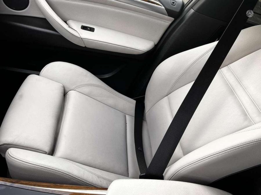 Blue BMW X5 2011 in Siauliai, with an engine capacity of 4.40 L and mileage of 181 thousand km for 7500 €, photo 16 on AUTOMOTO.COM.LV