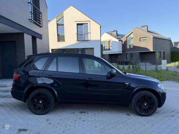 Blue BMW X5 2011 in Vilnius, with an engine capacity of 2.99 L and mileage of 271 thousand km for 11000 €, photo 8 on AUTOMOTO.COM.LV