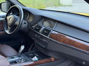 Blue BMW X5 2011 in Vilnius, with an engine capacity of 2.99 L and mileage of 271 thousand km for 11000 €, photo 26 on AUTOMOTO.COM.LV
