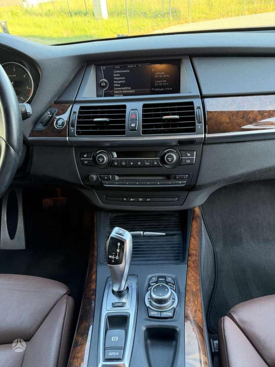 Blue BMW X5 2011 in Vilnius, with an engine capacity of 2.99 L and mileage of 271 thousand km for 11000 €, photo 29 on AUTOMOTO.COM.LV