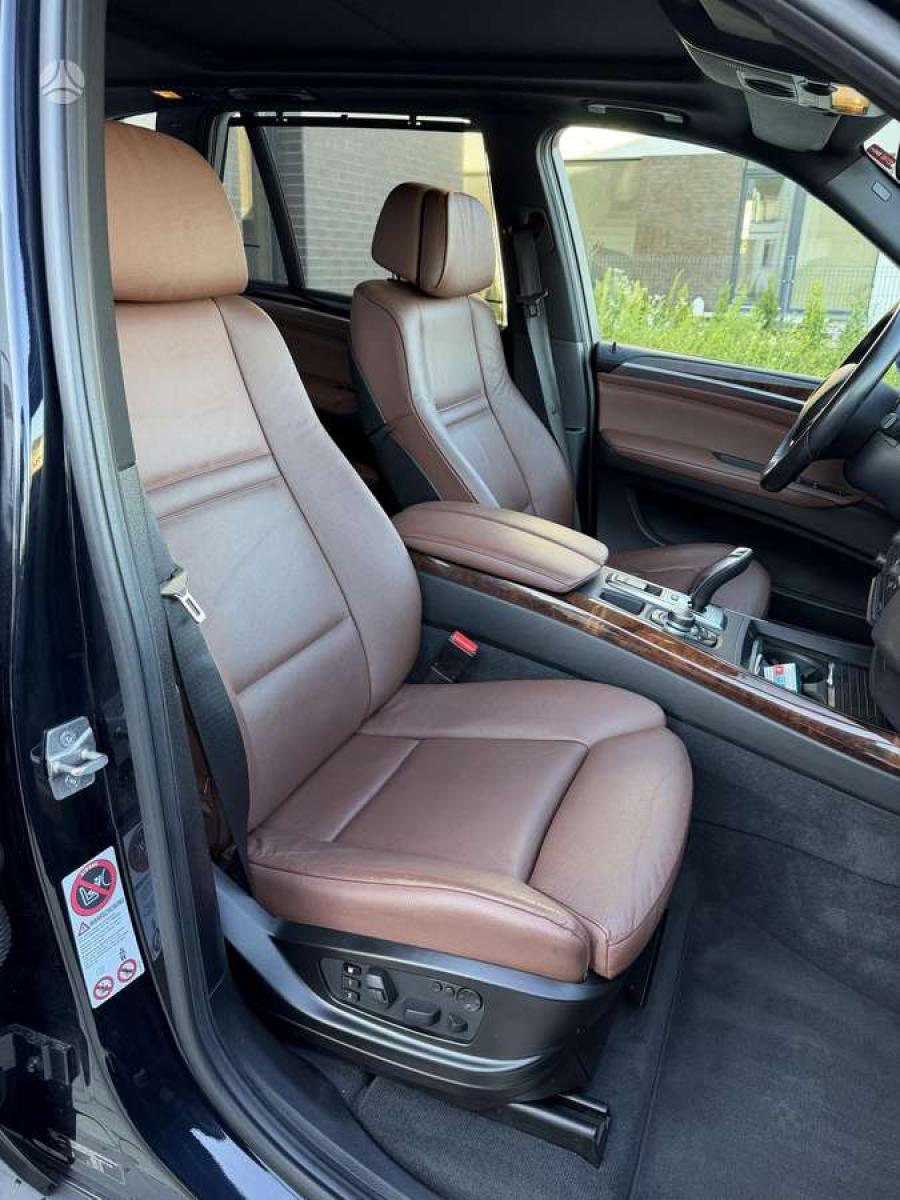 Blue BMW X5 2011 in Vilnius, with an engine capacity of 2.99 L and mileage of 271 thousand km for 11000 €, photo 31 on AUTOMOTO.COM.LV