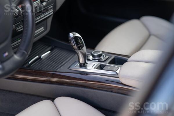 Zils BMW X5 2011 Rīga, ar dzinēja tilpumu 3.00 L un nobraukumu 321 tūkst. km par 14500 €, foto 8 vietnē AUTOMOTO.COM.LV