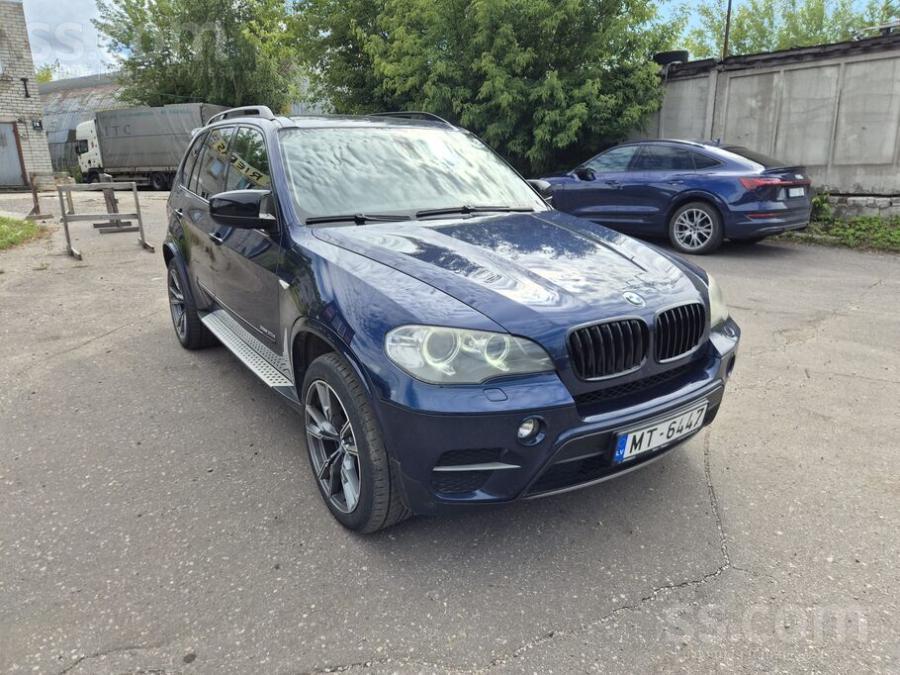 Zils BMW X5 2011 Rīga, ar dzinēja tilpumu 3.00 L un nobraukumu 305 tūkst. km par 11990 €, foto 3 vietnē AUTOMOTO.COM.LV