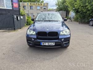 Zils BMW X5 2011 Rīga, ar dzinēja tilpumu 3.00 L un nobraukumu 305 tūkst. km par 11990 €, foto 4 vietnē AUTOMOTO.COM.LV