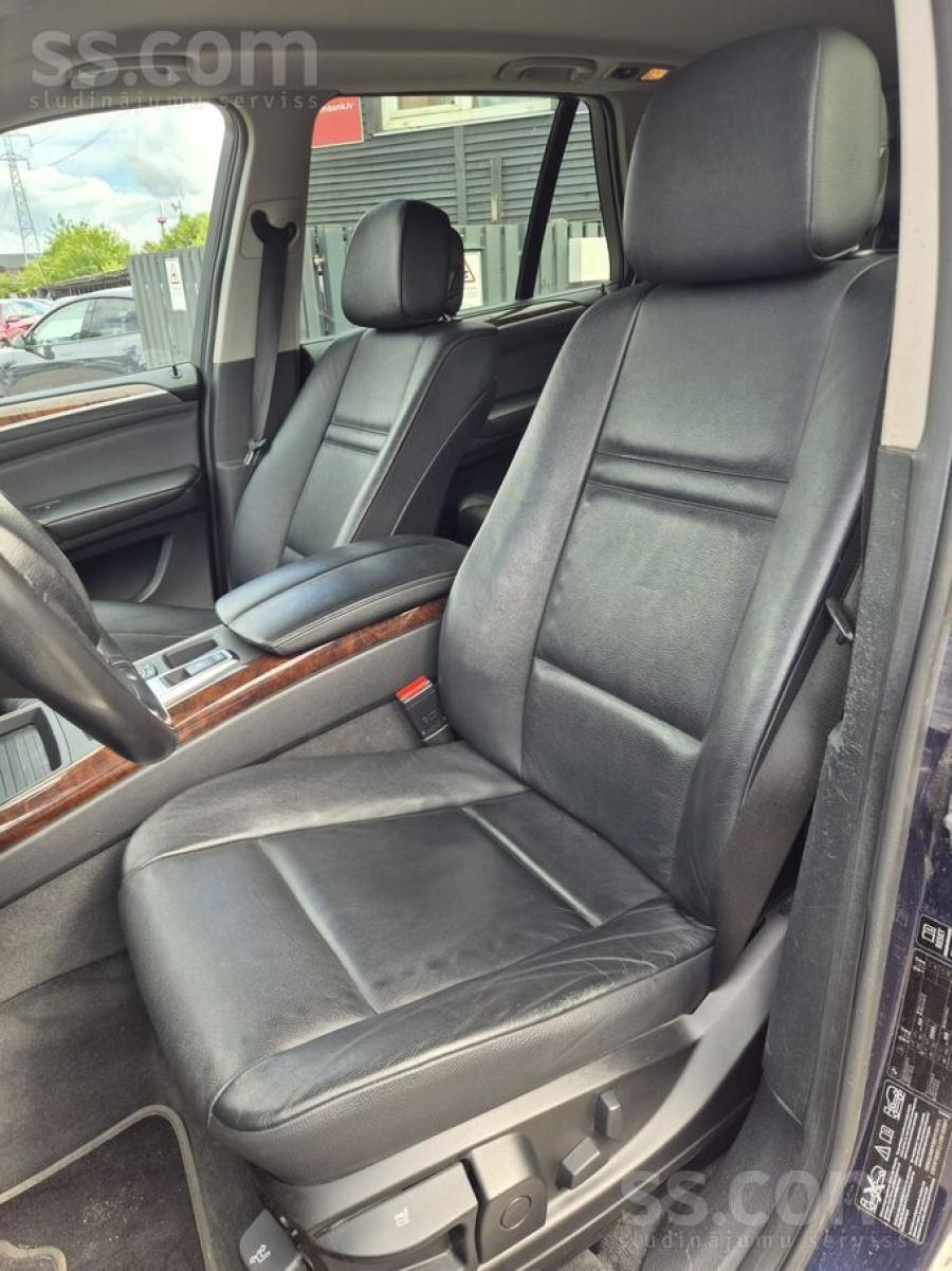 Zils BMW X5 2011 Rīga, ar dzinēja tilpumu 3.00 L un nobraukumu 305 tūkst. km par 11990 €, foto 14 vietnē AUTOMOTO.COM.LV