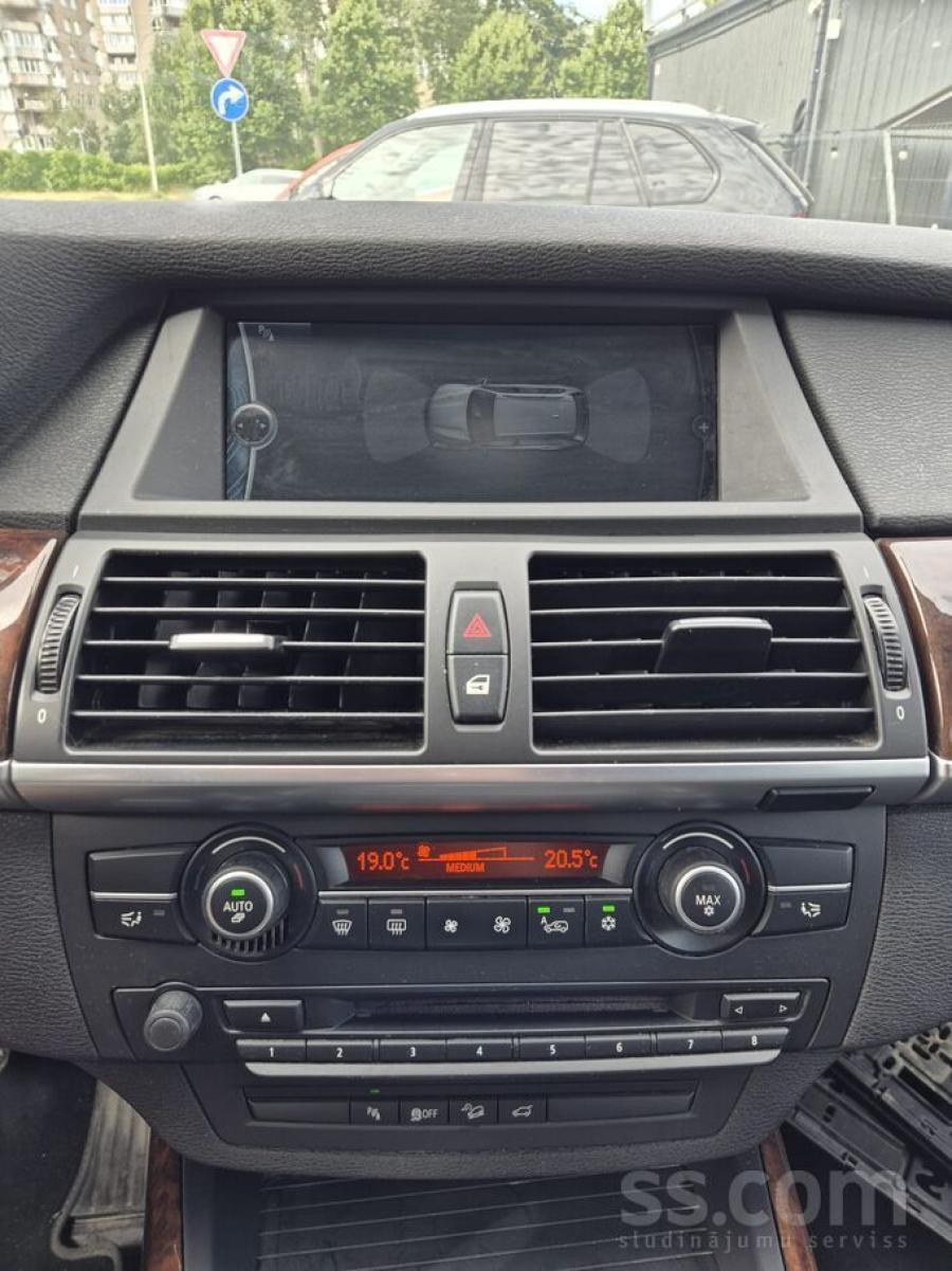 Zils BMW X5 2011 Rīga, ar dzinēja tilpumu 3.00 L un nobraukumu 305 tūkst. km par 11990 €, foto 15 vietnē AUTOMOTO.COM.LV