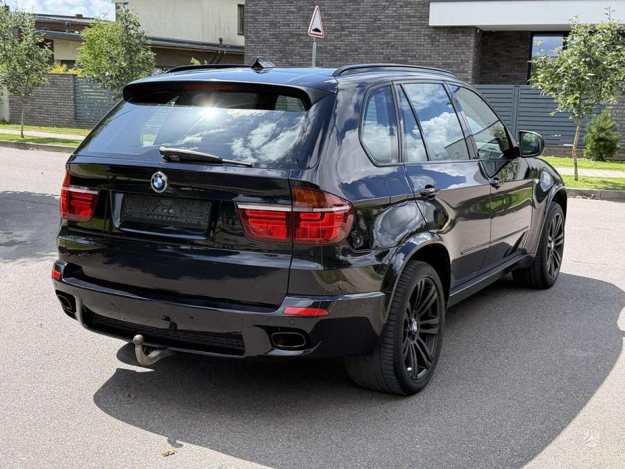 Blue BMW X5 2011 in Vilnius, with an engine capacity of 2.99 L and mileage of 272 thousand km for 10700 €, photo 17 on AUTOMOTO.COM.LV