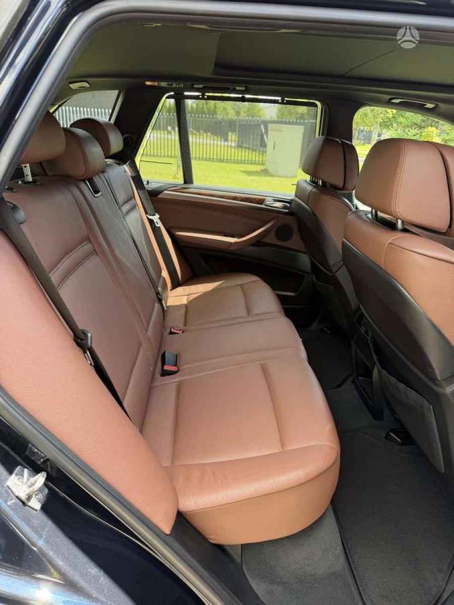 Blue BMW X5 2011 in Vilnius, with an engine capacity of 2.99 L and mileage of 272 thousand km for 10700 €, photo 29 on AUTOMOTO.COM.LV