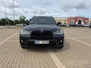 Blue BMW X5 2011 in Riga, with an engine capacity of 3.00 L and mileage of 225 thousand km for 15800 €, photo 3 on AUTOMOTO.COM.LV