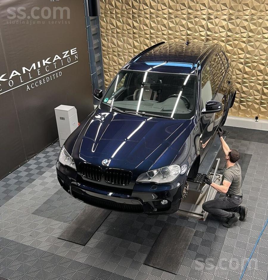 Blue BMW X5 2011 in Riga, with an engine capacity of 3.00 L and mileage of 225 thousand km for 15800 €, photo 16 on AUTOMOTO.COM.LV