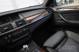 Blue BMW X5 2011 in Riga, with an engine capacity of 3.00 L and mileage of 350 thousand km for 10995 €, photo 11 on AUTOMOTO.COM.LV