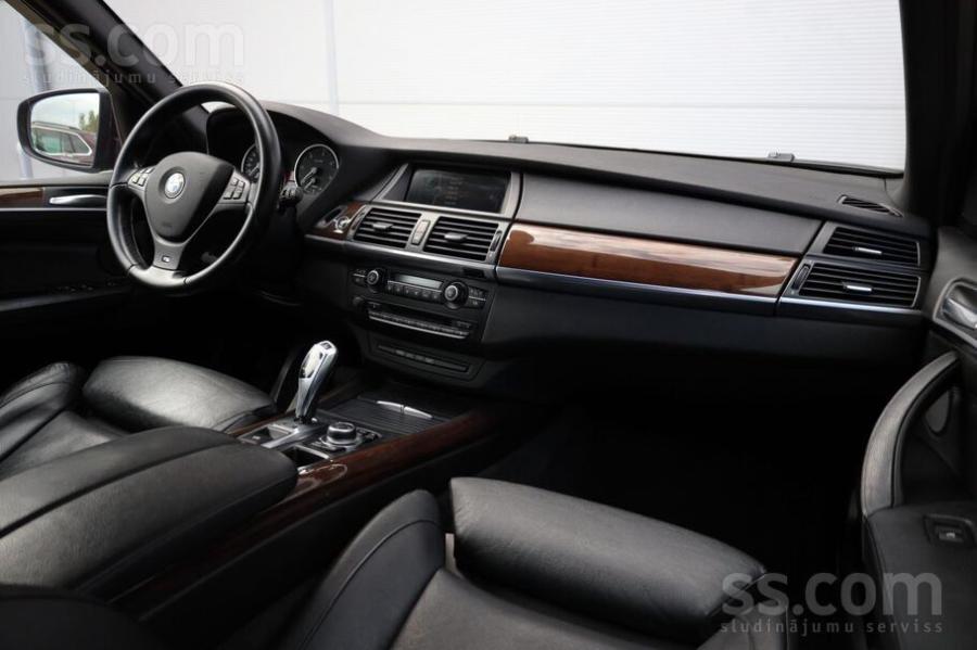 Blue BMW X5 2011 in Riga, with an engine capacity of 3.00 L and mileage of 350 thousand km for 10995 €, photo 15 on AUTOMOTO.COM.LV