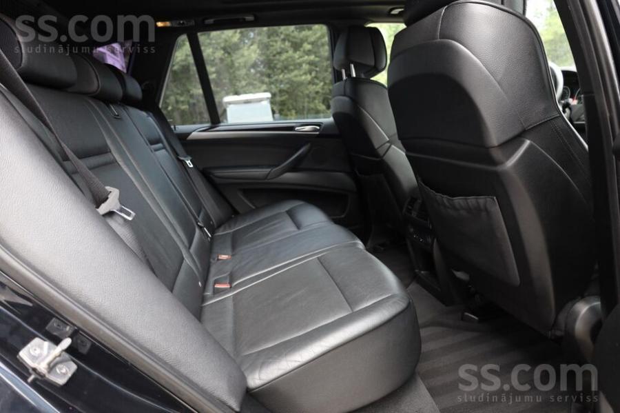 Blue BMW X5 2011 in Riga, with an engine capacity of 3.00 L and mileage of 350 thousand km for 10995 €, photo 20 on AUTOMOTO.COM.LV