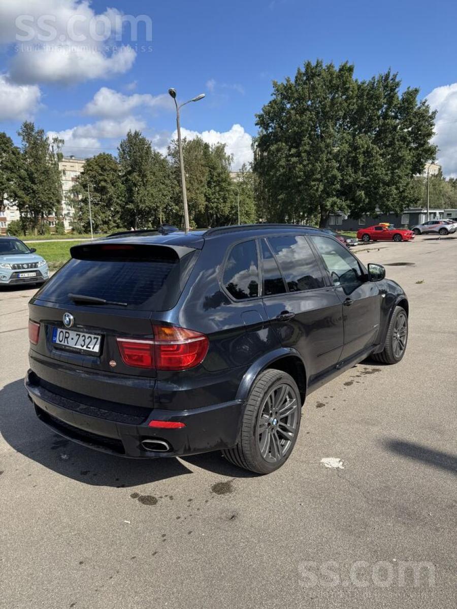 Zils BMW X5 2011 Rīga, ar dzinēja tilpumu 3.00 L un nobraukumu 247 tūkst. km par 11300 €, foto 5 vietnē AUTOMOTO.COM.LV