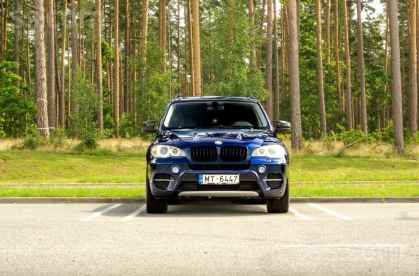 Zils BMW X5 2011 Rīga, ar dzinēja tilpumu 3.00 L un nobraukumu 305 tūkst. km par 9590 €, foto 4 vietnē AUTOMOTO.COM.LV