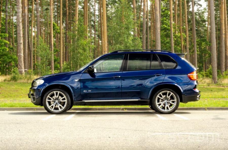 Blue BMW X5 2011 in Riga, with an engine capacity of 3.00 L and mileage of 305 thousand km for 9590 €, photo 5 on AUTOMOTO.COM.LV