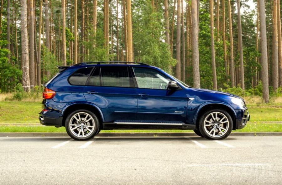 Blue BMW X5 2011 in Riga, with an engine capacity of 3.00 L and mileage of 305 thousand km for 9590 €, photo 9 on AUTOMOTO.COM.LV