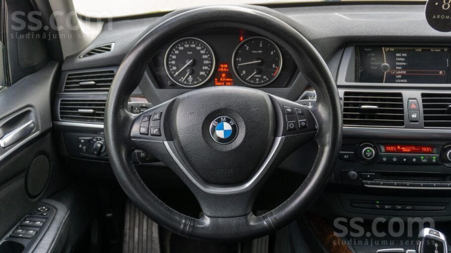 Blue BMW X5 2011 in Riga, with an engine capacity of 3.00 L and mileage of 305 thousand km for 9590 €, photo 14 on AUTOMOTO.COM.LV