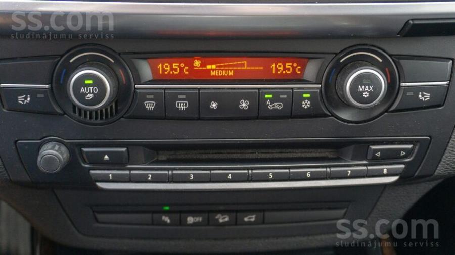 Blue BMW X5 2011 in Riga, with an engine capacity of 3.00 L and mileage of 305 thousand km for 9590 €, photo 17 on AUTOMOTO.COM.LV