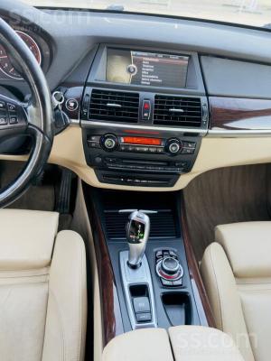 Zils BMW X5 2011 Rīga, ar dzinēja tilpumu 3.00 L un nobraukumu 244 tūkst. km par 11990 €, foto 14 vietnē AUTOMOTO.COM.LV