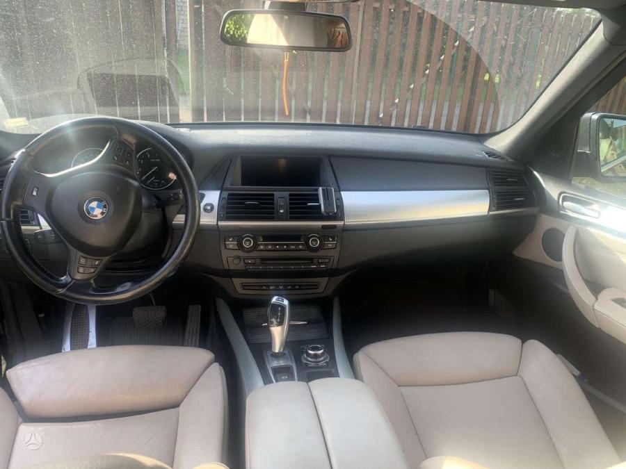 Zils BMW X5 2012 Viļņa, ar dzinēja tilpumu 2.98 L un nobraukumu 281 tūkst. km par 9200 €, foto 3 vietnē AUTOMOTO.COM.LV