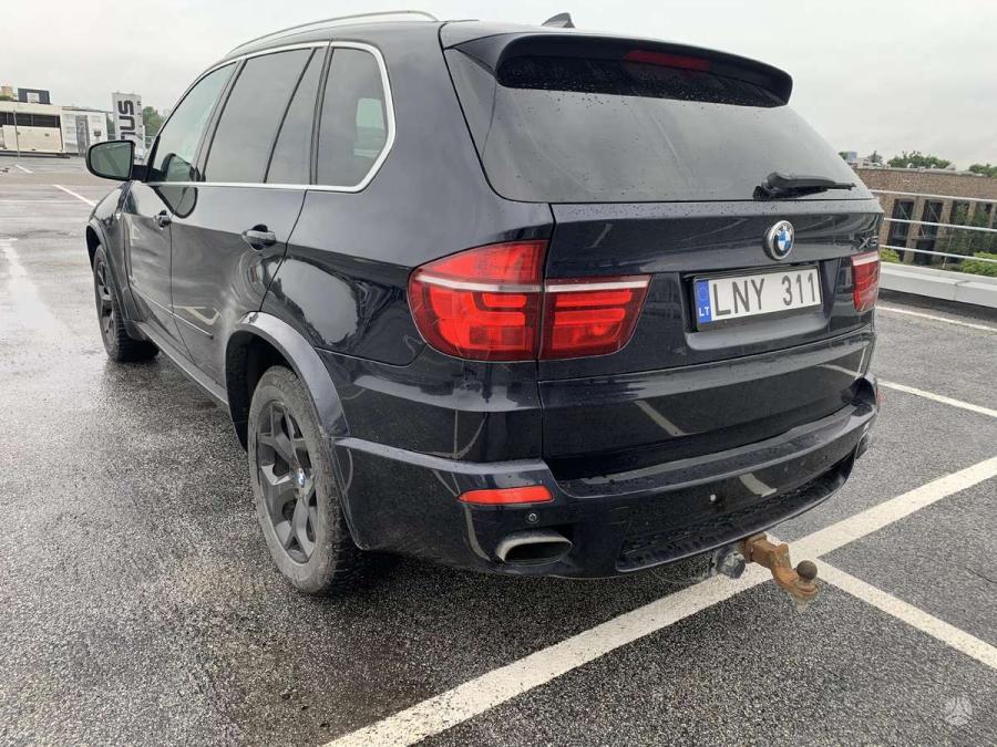 Zils BMW X5 2012 Viļņa, ar dzinēja tilpumu 2.98 L un nobraukumu 281 tūkst. km par 9200 €, foto 6 vietnē AUTOMOTO.COM.LV