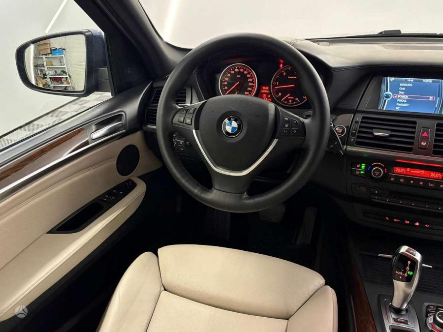 Blue BMW X5 2012 in Marijampole, with an engine capacity of 2.99 L and mileage of 267 thousand km for 12999 €, photo 21 on AUTOMOTO.COM.LV