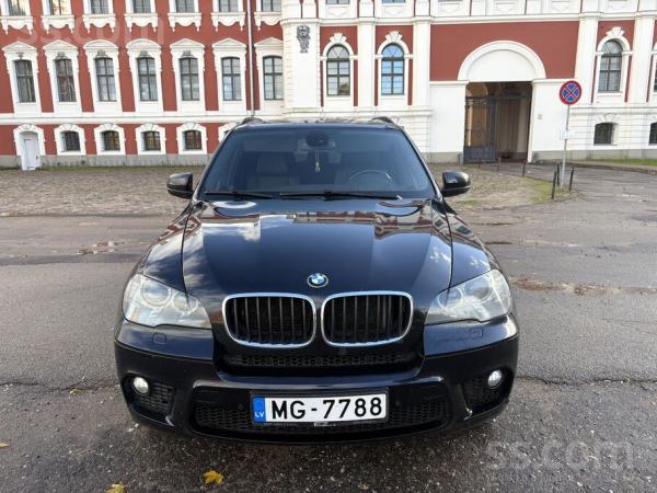 Blue BMW X5 2012 in Jelgava, with an engine capacity of 3.00 L and mileage of 340 thousand km for 12000 €, photo 2 on AUTOMOTO.COM.LV