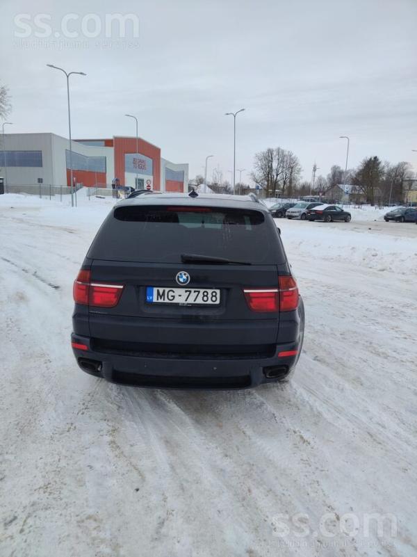 Blue BMW X5 2012 in Jelgava, with an engine capacity of 3.00 L and mileage of 340 thousand km for 12000 €, photo 6 on AUTOMOTO.COM.LV