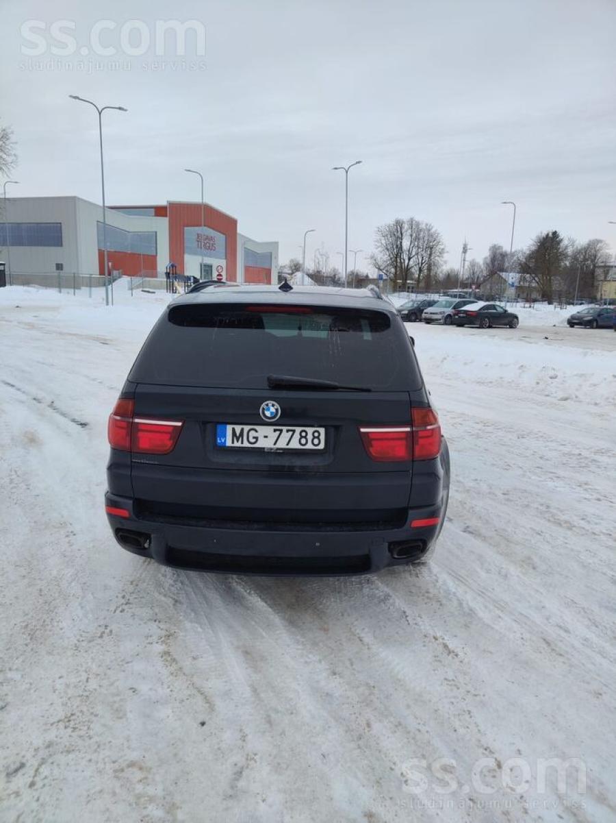 Zils BMW X5 2012 Jelgava, ar dzinēja tilpumu 3.00 L un nobraukumu 340 tūkst. km par 12000 €, foto 7 vietnē AUTOMOTO.COM.LV