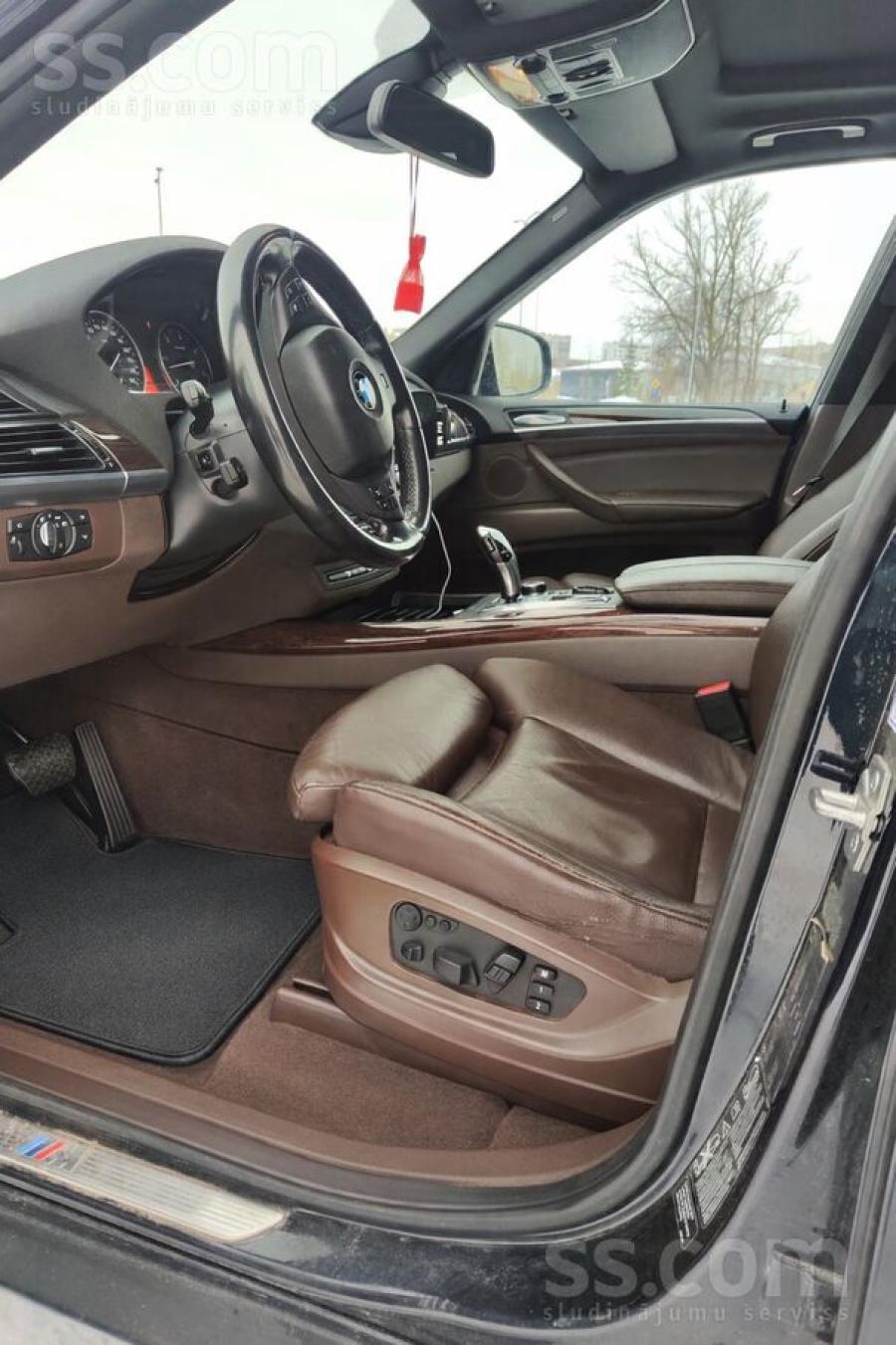 Zils BMW X5 2012 Jelgava, ar dzinēja tilpumu 3.00 L un nobraukumu 340 tūkst. km par 12000 €, foto 9 vietnē AUTOMOTO.COM.LV