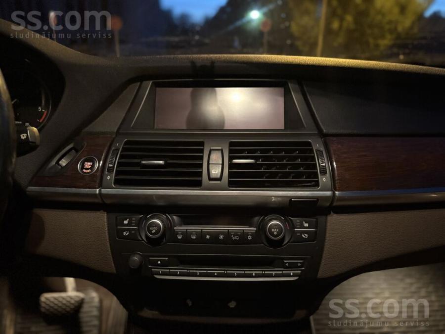 Zils BMW X5 2012 Jelgava, ar dzinēja tilpumu 3.00 L un nobraukumu 340 tūkst. km par 12000 €, foto 12 vietnē AUTOMOTO.COM.LV
