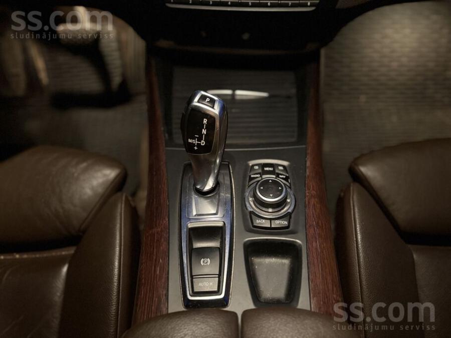 Zils BMW X5 2012 Jelgava, ar dzinēja tilpumu 3.00 L un nobraukumu 340 tūkst. km par 12000 €, foto 13 vietnē AUTOMOTO.COM.LV