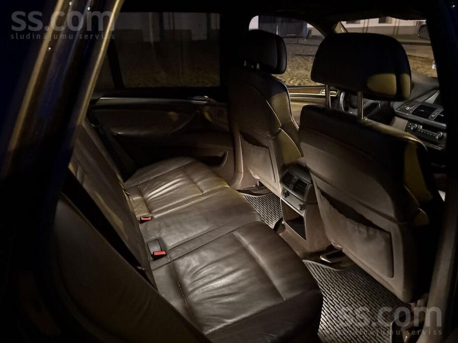 Zils BMW X5 2012 Jelgava, ar dzinēja tilpumu 3.00 L un nobraukumu 340 tūkst. km par 12000 €, foto 16 vietnē AUTOMOTO.COM.LV