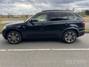Blue BMW X5 2012 in Riga, with an engine capacity of 3.00 L and mileage of 305 thousand km for 9800 €, photo 3 on AUTOMOTO.COM.LV