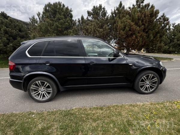 Blue BMW X5 2012 in Riga, with an engine capacity of 3.00 L and mileage of 305 thousand km for 9800 €, photo 6 on AUTOMOTO.COM.LV