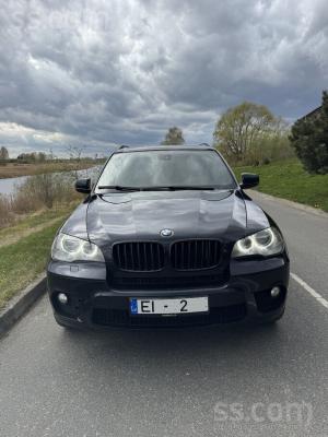 Blue BMW X5 2012 in Riga, with an engine capacity of 3.00 L and mileage of 305 thousand km for 9800 €, photo 9 on AUTOMOTO.COM.LV