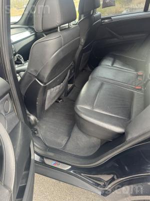 Blue BMW X5 2012 in Riga, with an engine capacity of 3.00 L and mileage of 305 thousand km for 9800 €, photo 17 on AUTOMOTO.COM.LV