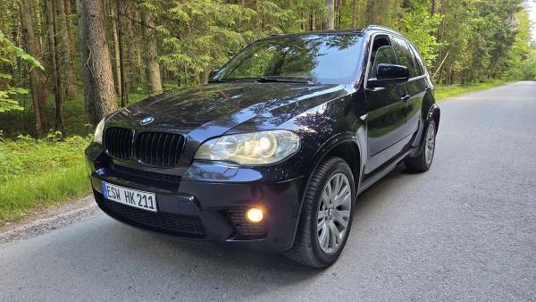 Blue BMW X5 2012 in Plunge, with an engine capacity of 2.99 L and mileage of 273 thousand km for 11700 €, photo 1 on AUTOMOTO.COM.LV