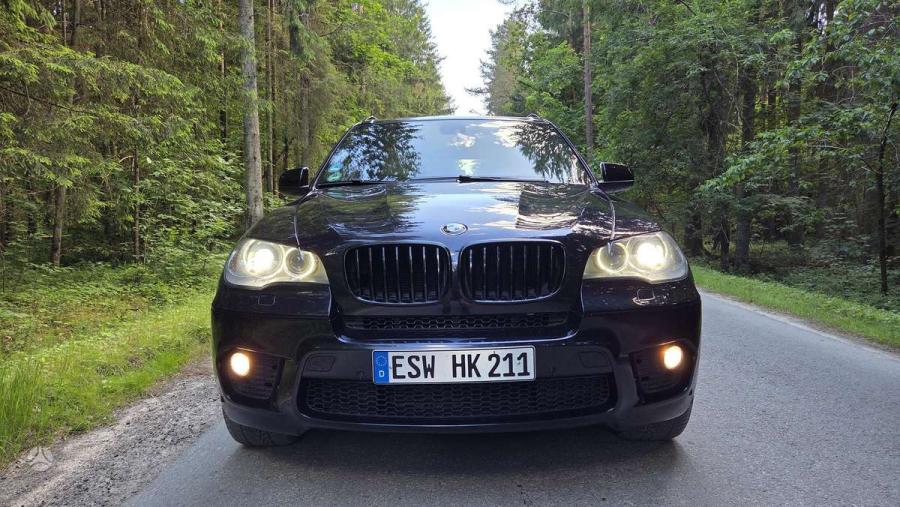 Blue BMW X5 2012 in Plunge, with an engine capacity of 2.99 L and mileage of 273 thousand km for 11700 €, photo 7 on AUTOMOTO.COM.LV