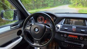 Blue BMW X5 2012 in Plunge, with an engine capacity of 2.99 L and mileage of 273 thousand km for 11700 €, photo 18 on AUTOMOTO.COM.LV